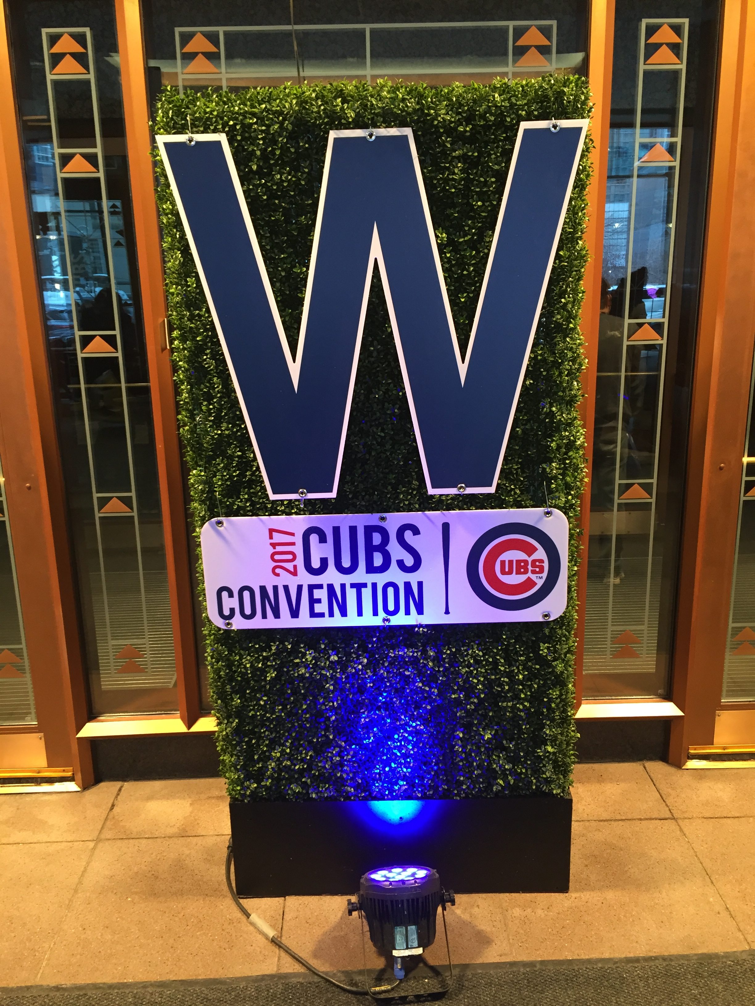 Here's An Inside Look From Day 1 At Cubs Convention