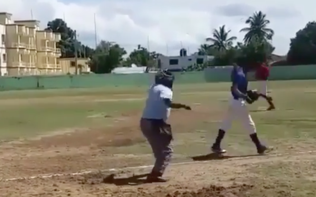 Cubs Pitcher Pedro Strop Shares Video Of The Most Electric Umpire In ...