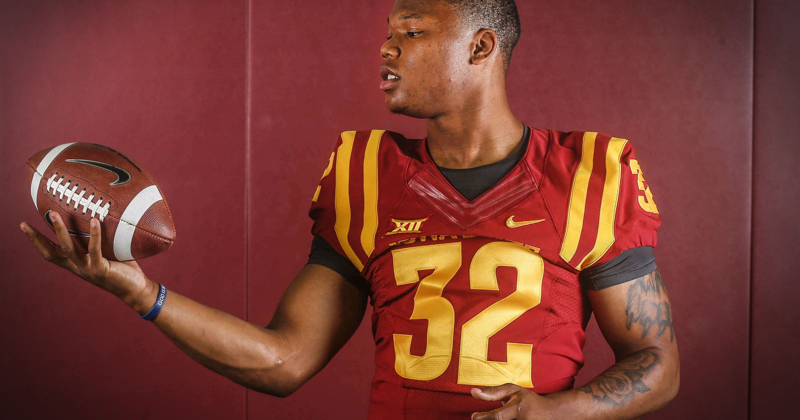 Ex-Coach Tells Hilarious Story of David Montgomery's Football Obsession