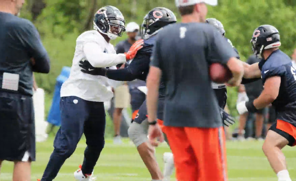 Khalil Mack Showed Charles Leno How Savage His Trash-Talking Is