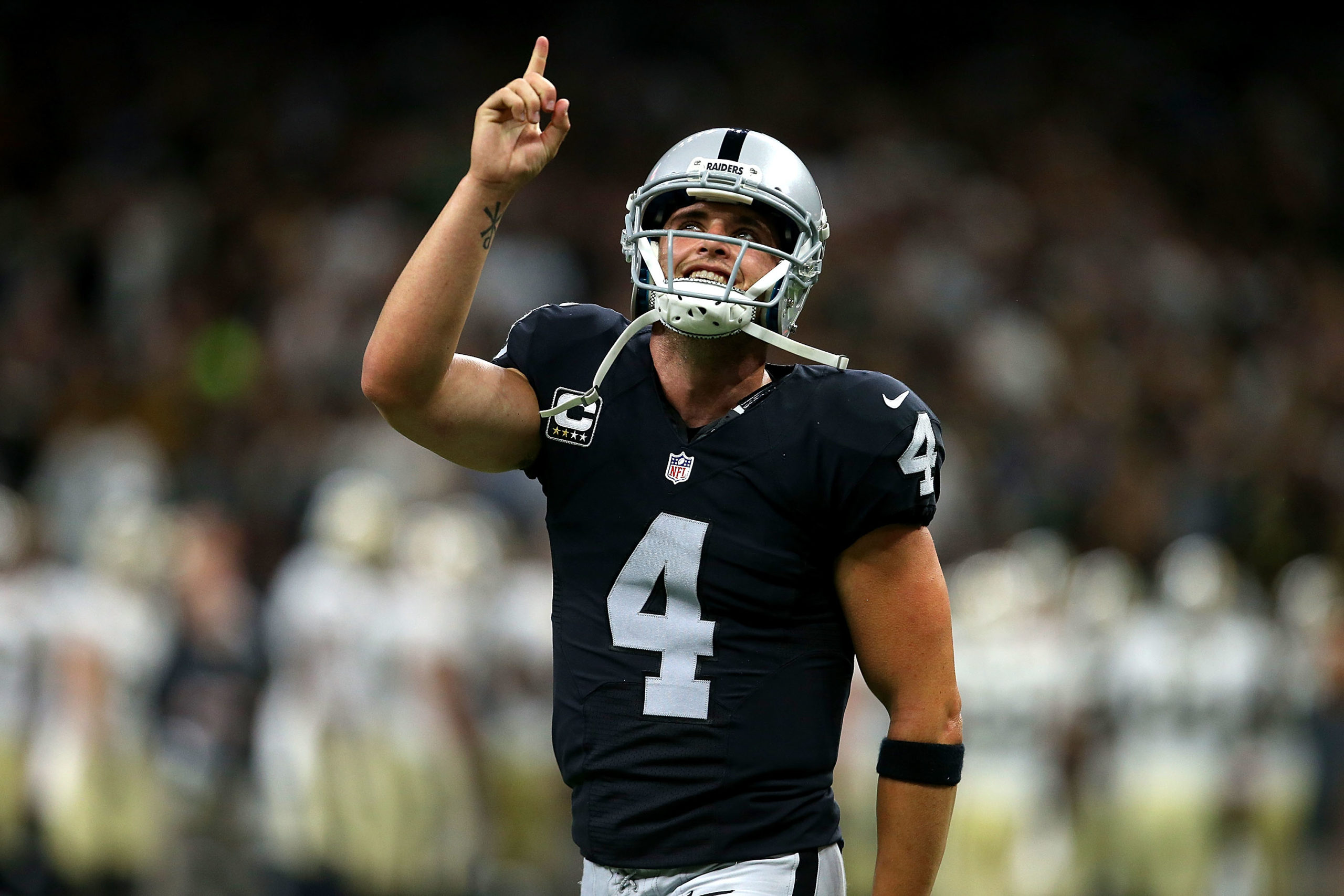 Former Champion Says Bears Are Instant Contenders With Derek Carr
