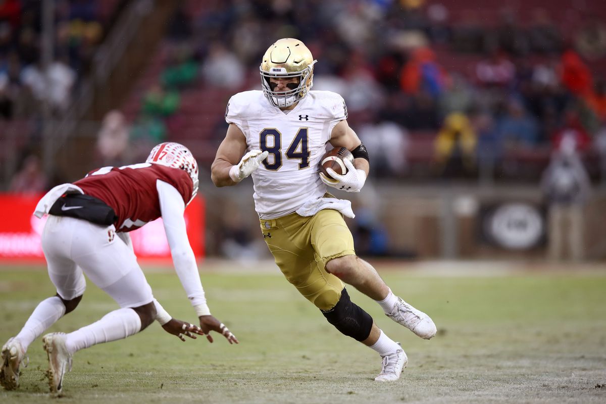 Former Player Details Why Cole Kmet and Bears Are a Perfect Match