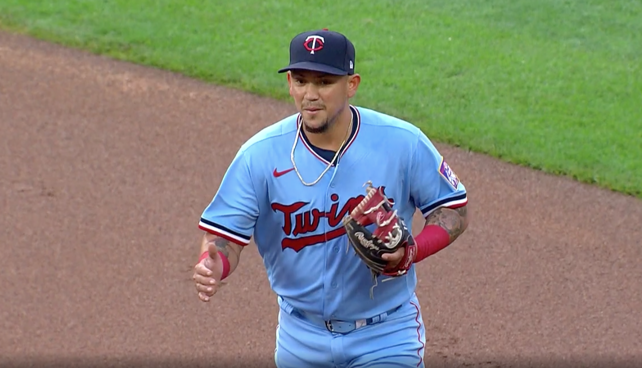 Cubs Pick Up Infielder From Twins, Release Pitcher