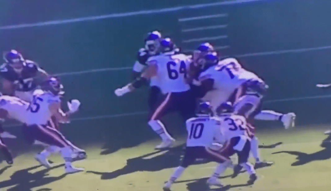 Former Player Says Bears Have Something Special In Alex Bars