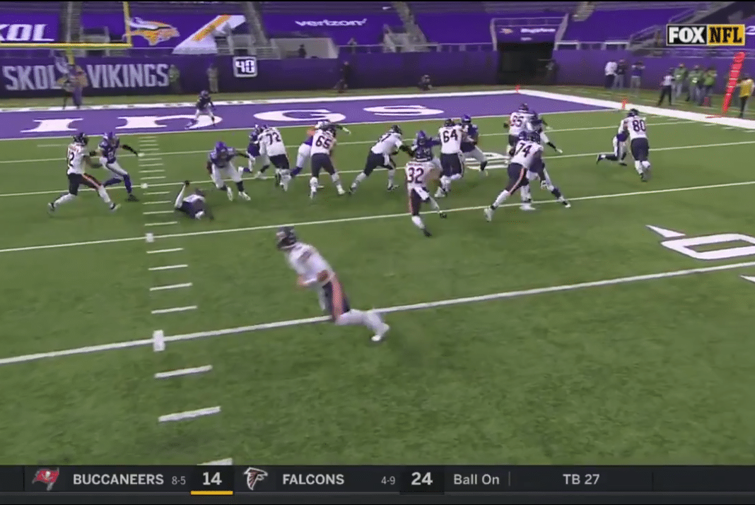 VIDEO: Analyst Can't Stop Watching Cody Whitehair "World Of Hurt" Block