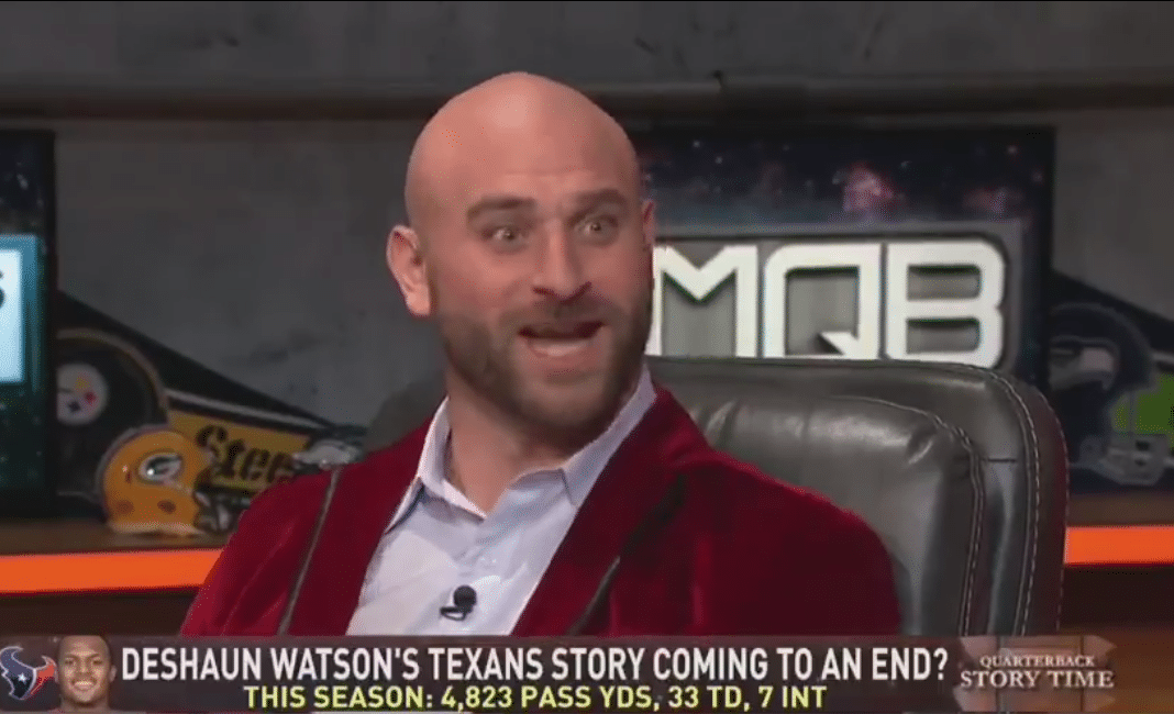 Watch Kyle Long Deliver An All-Time Uppercut To Ryan Pace