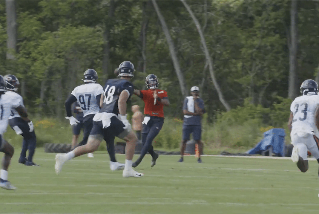 VIDEO: Justin Fields Zips Gorgeous Sidearm Pass For Crazy Completion