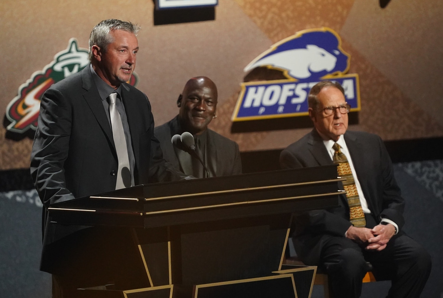 Toni Kukoc Thanks Michael Jordan For Tormenting Him During Hall Of Fame ...