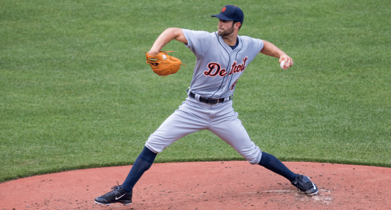 Cubs Sign Intriguing Left-Handed Pitcher