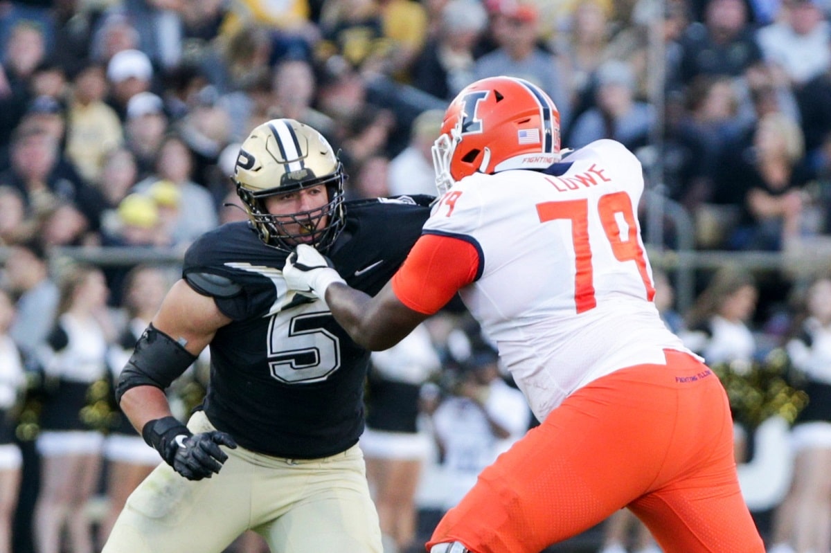 Vederian Lowe Is Somebody The Bears Are Monitoring