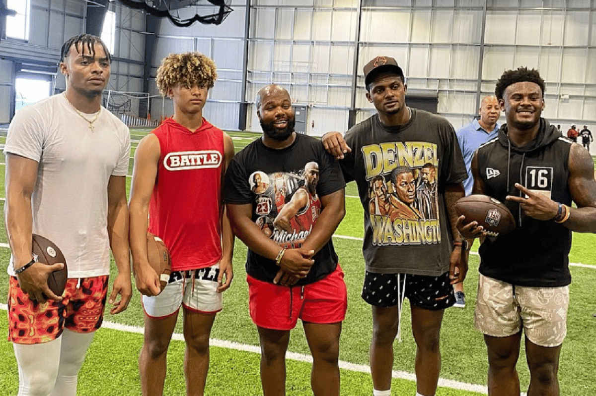 Justin Fields Continues To Work With Polarizing QB