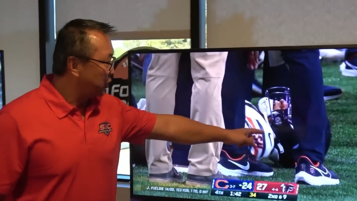 Former NFL Doctor Revealed What Justin Fields' Injury Likely Is