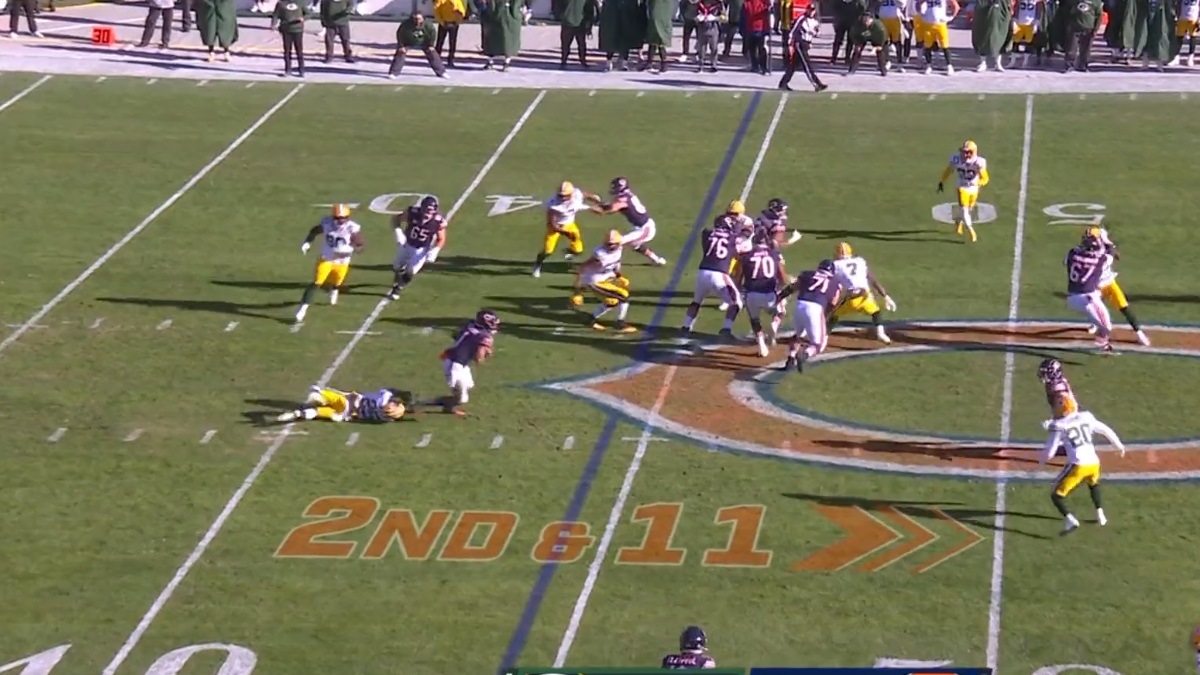 Justin Fields Announces Return With Another Absurd TD Run