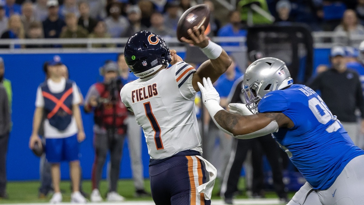 Tony Dungy Sees Possible MVPs In Justin Fields' Future