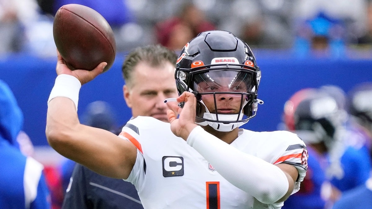 Matt Eberflus Reveals Favorite Justin Fields Highlight