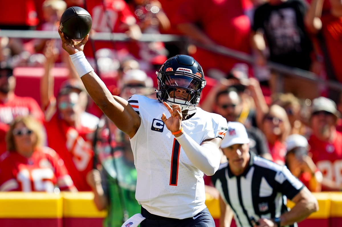 Insider Reveals Stunning Details About Justin Fields' Status In Halas Hall