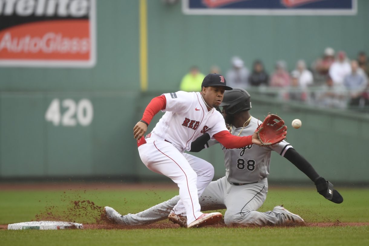 Luis Robert Jr. Nears Milestones But Faces Season-Ending IL Stint