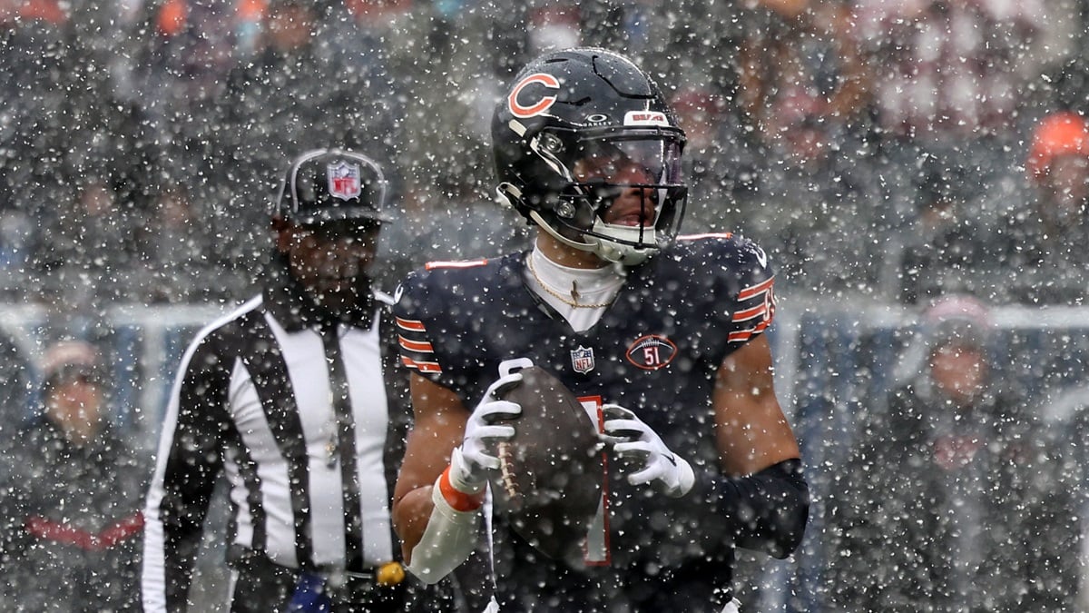 Former Bears Exec Adds Details On Why Justin Fields Will Remain Starter