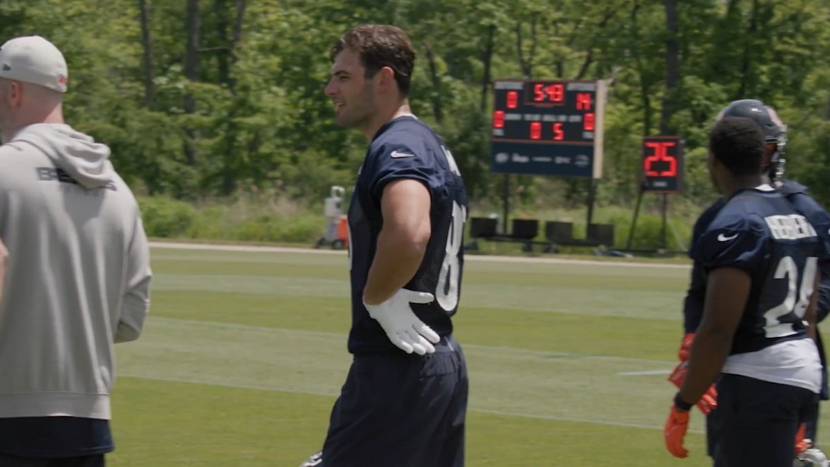 Cole Kmet Couldn't Hide His Excitement Watching Caleb Williams In Practice