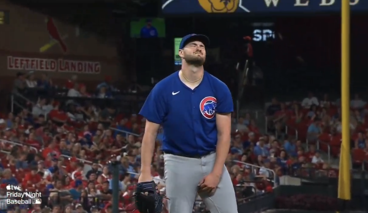 Cubs Reliever Leaves Game vs. Cardinals with Injury