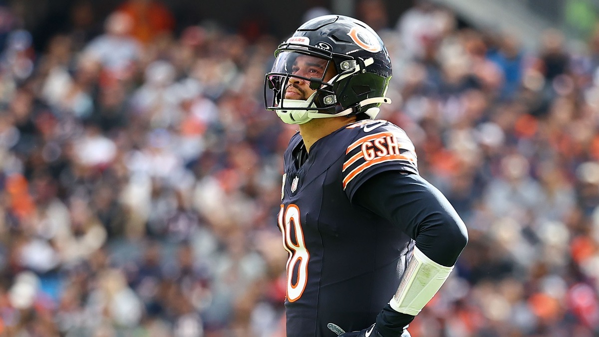 Caleb Williams Has Been Grilling Marcedes Lewis About Aaron Rodgers