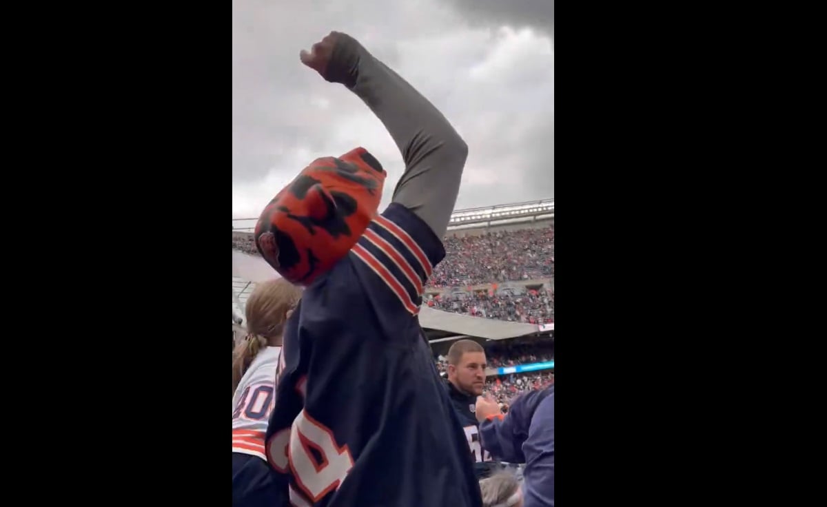 VIDEO: Chicago Bears Fans Chant "Fire Flus!" During Ugly Loss
