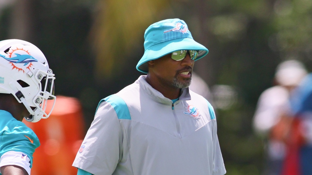 A New Name Has Popped Up On Chicago Bears Head Coach Radar