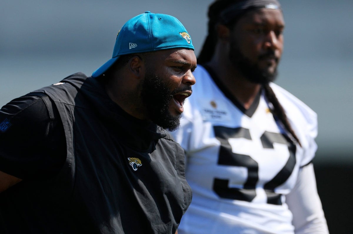 Chicago Bears Pull Fascinating Curveball With New D-Line Coach