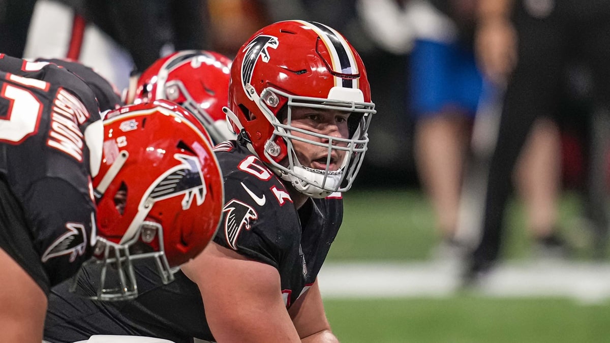 Chicago Bears Complete Interior O-Line Overhaul With Free Agent Splash