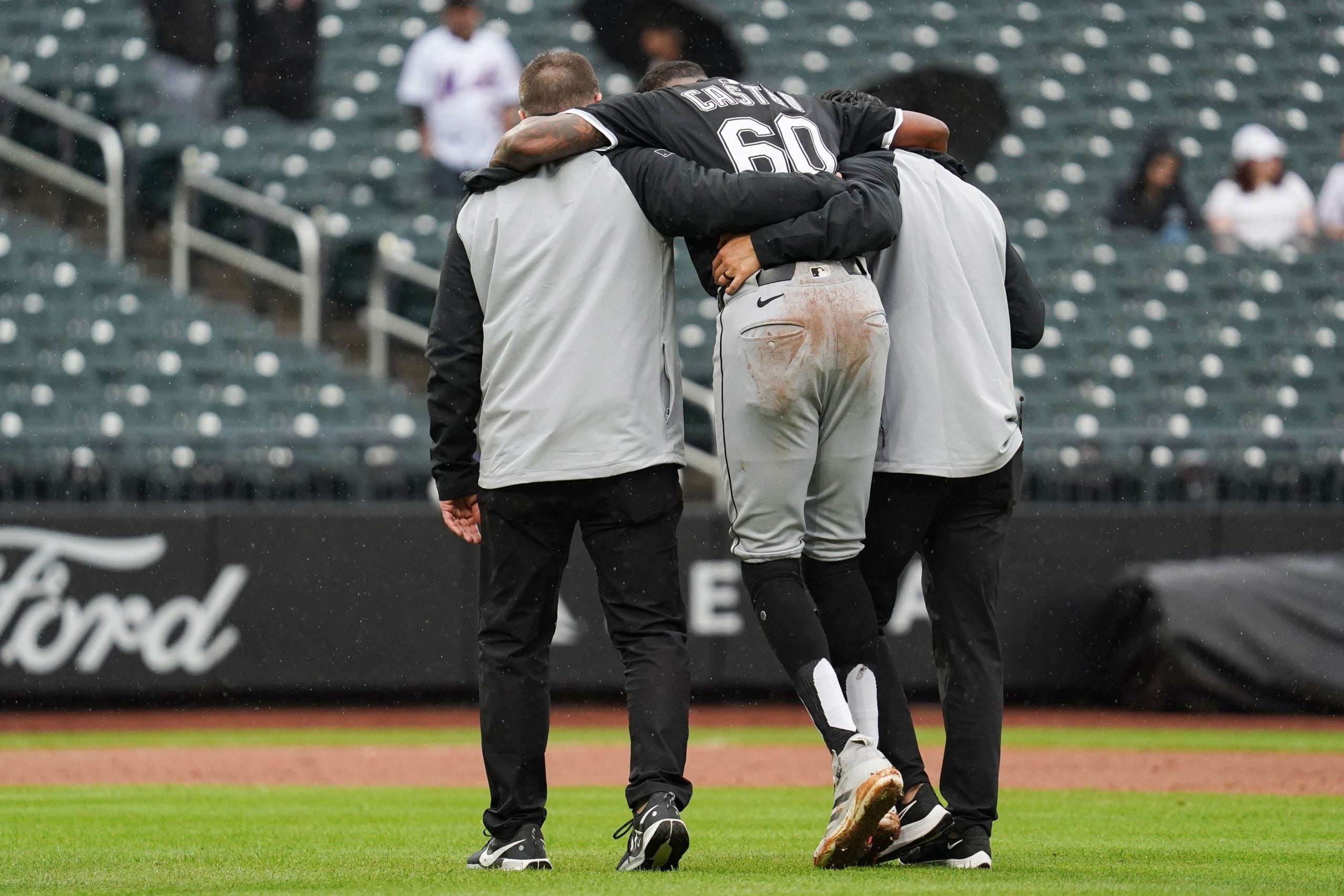 White Sox Reliever Miguel Castro Out for Season After Knee Injury