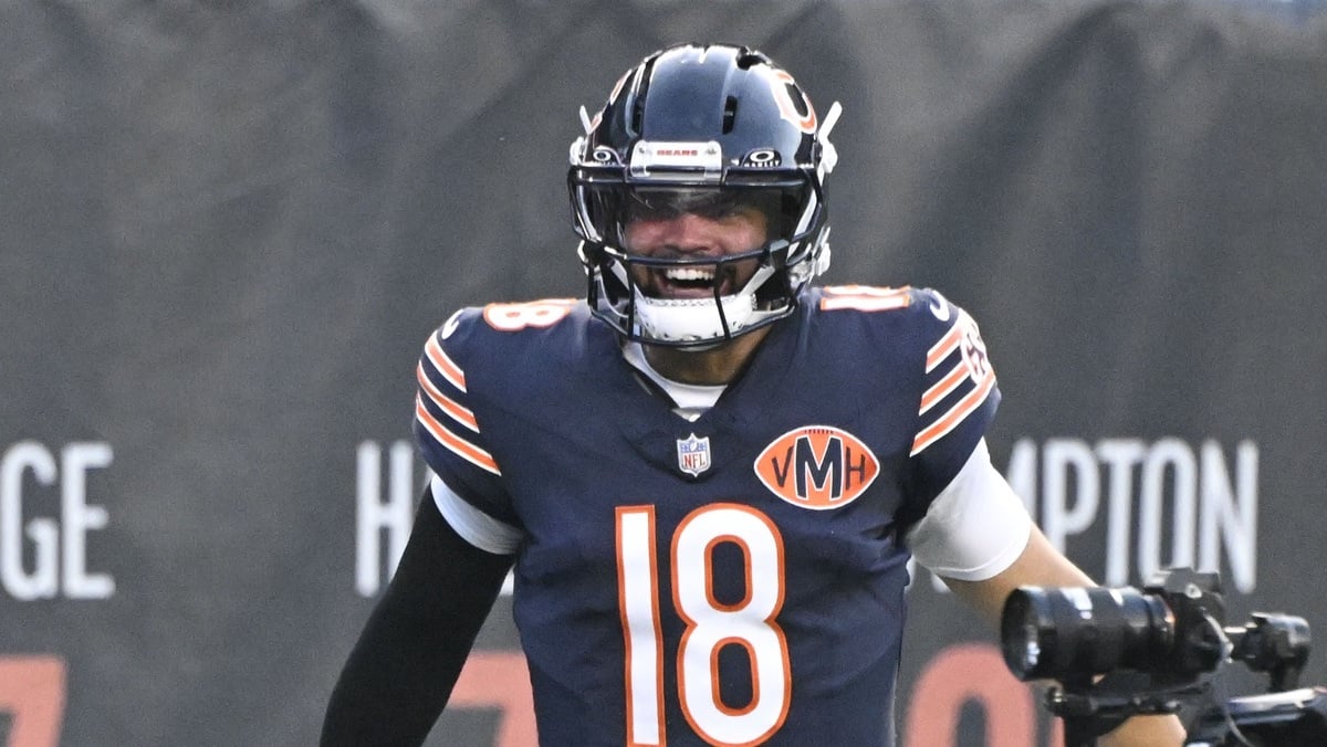 Everybody Missed Caleb Williams' Terrific Leadership Moment Vs. Bills