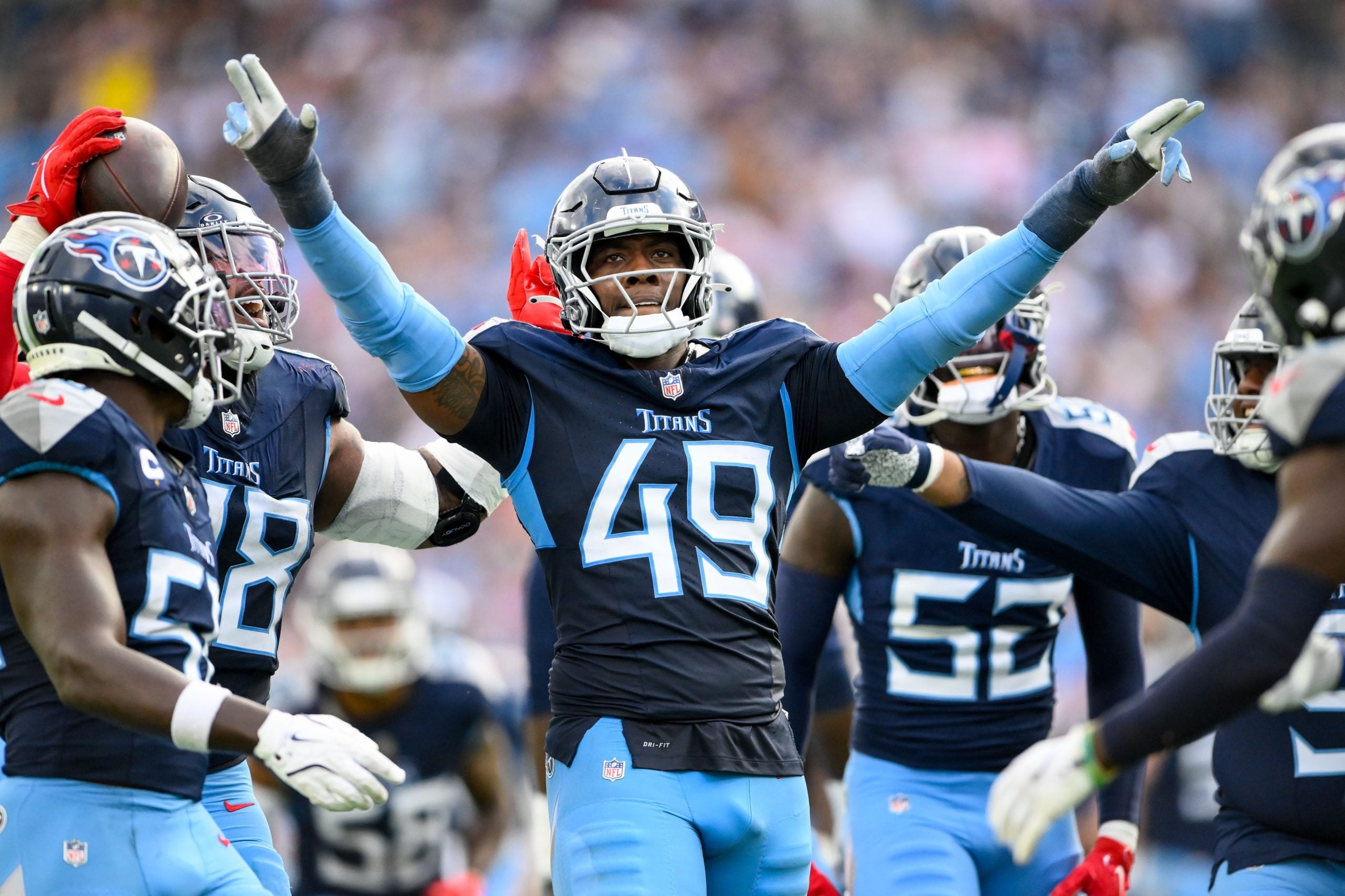 Chicago Bears Reportedly Monitoring Two Pass Rush Trade Options