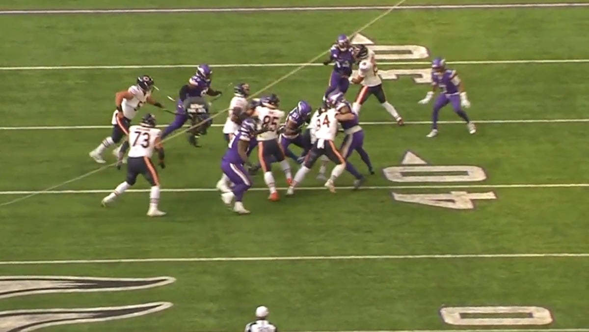 Cole Kmet Had The Most Disrespectful Block Of The Year In Minnesota
